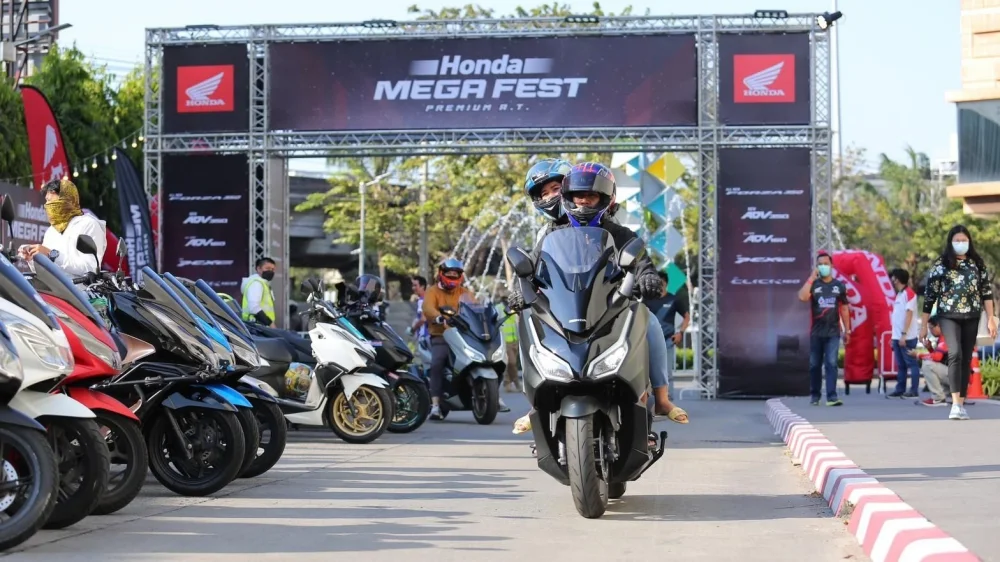 เสียงตอบรับล้นหลาม! คลื่นมหาชนชาว Honda Premium A.T. บุก “Honda Mega ...